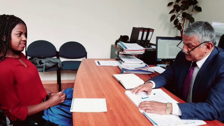 Funciones clave del decano universitario - Edukar